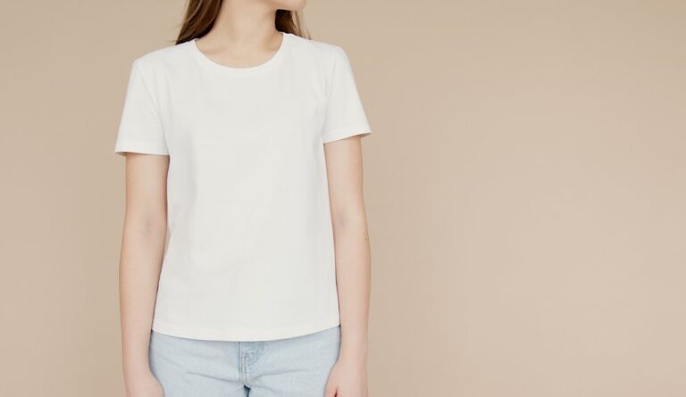 3 Ways to Style a Crew Neck T-Shirt - Gentedge